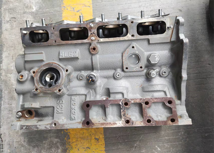 มือ 2 4le2 ISUZU Engine Block ดีเซลสำหรับรถขุด Sk75-8 Water Cooling ...